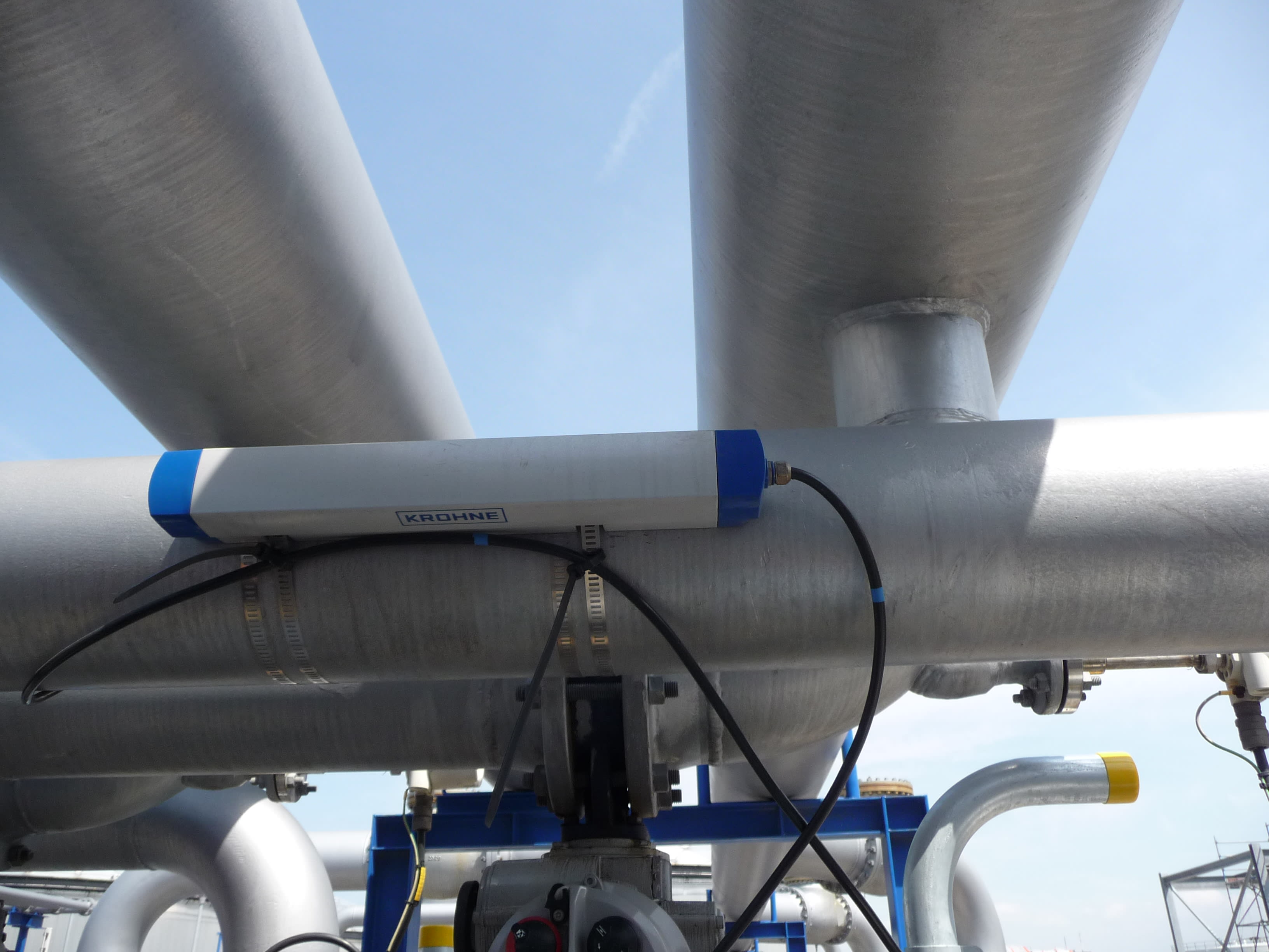 Clamp-on measurement of calibration fluid in cooling lines | KROHNE U.S.A