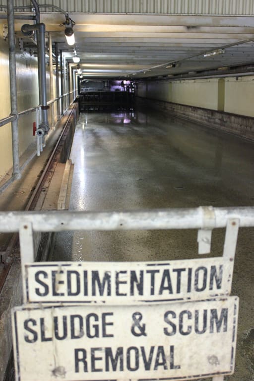 Measuring the sludge blanket level in a waste water treatment plant ...