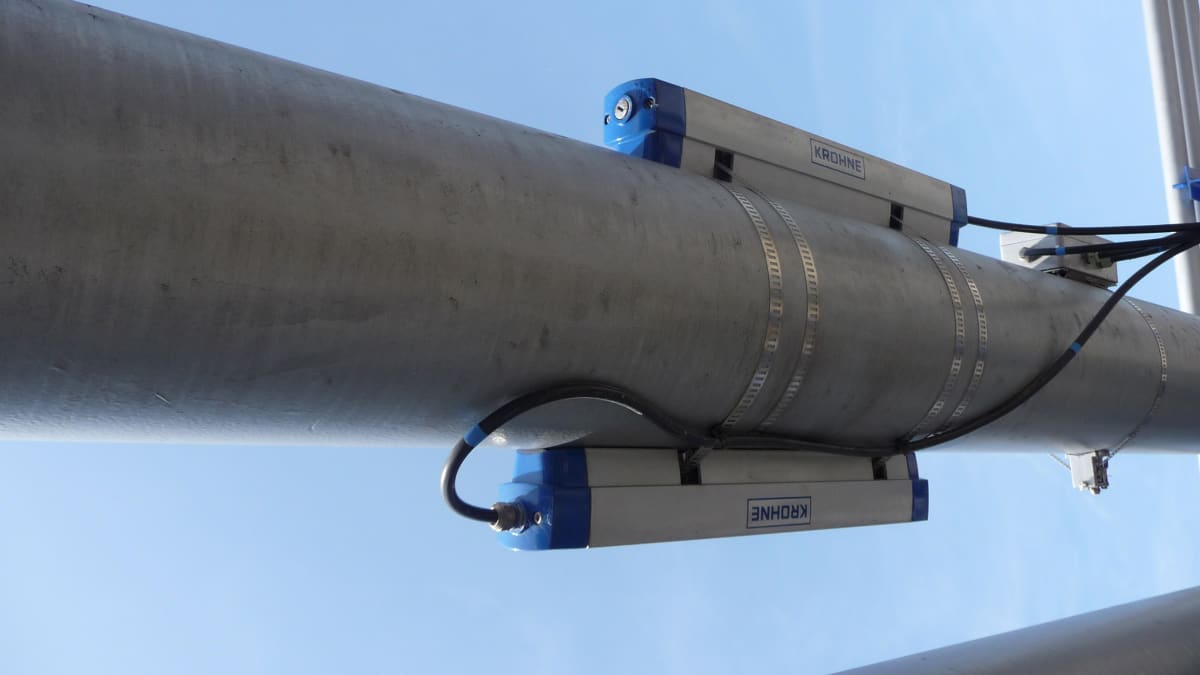 Clamp-on measurement of calibration fluid in cooling lines Krohne ...