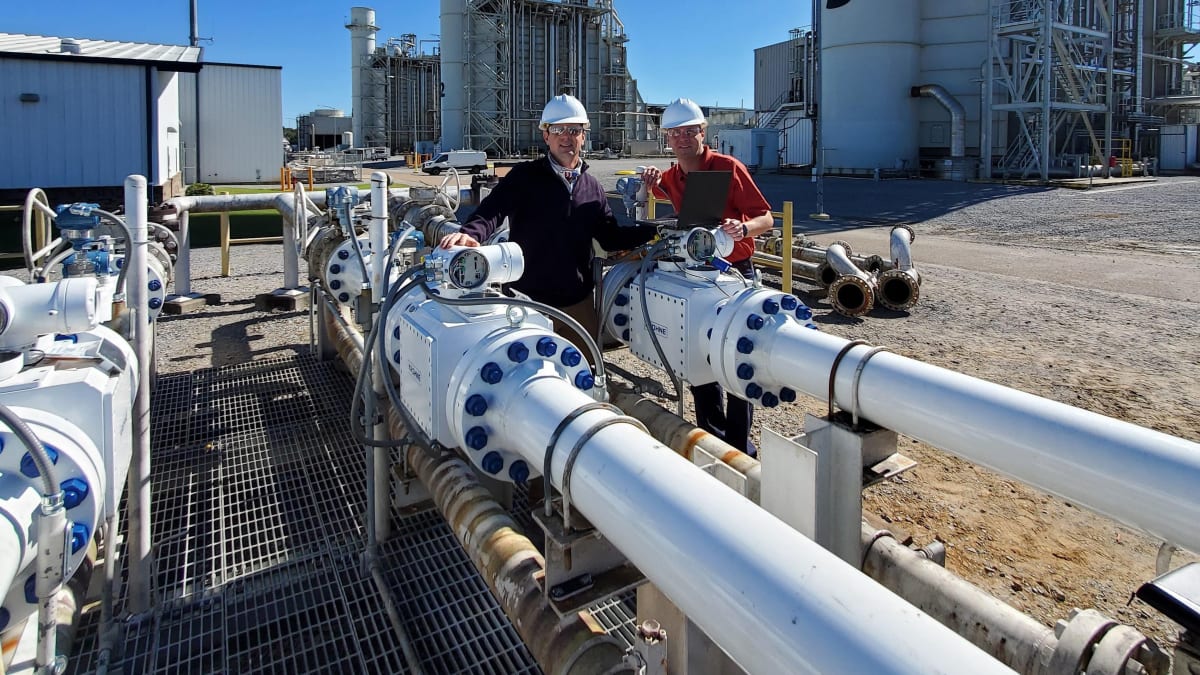 Custody transfer (CT) flow measurement for a natural gas fuel system ...