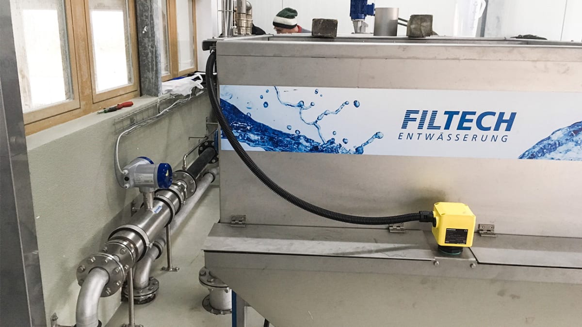 Measurement of flow and total solid content for a flocculant station ...