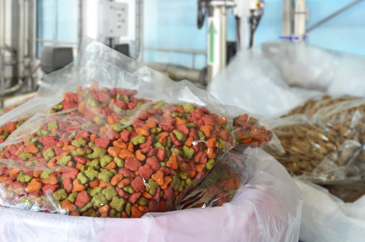 Prepared pet food production in the food & beverage industry | KROHNE ...