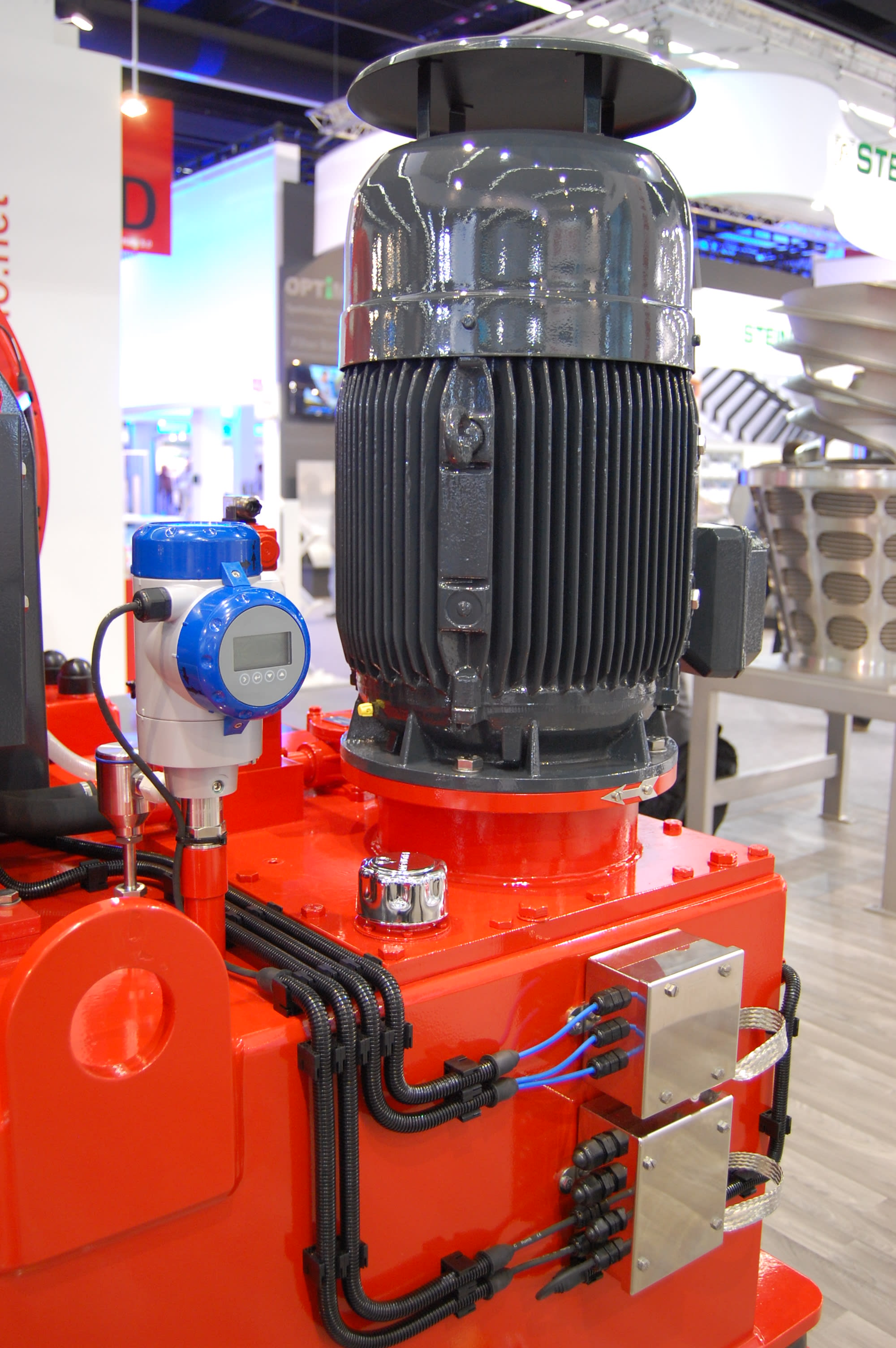 Oil level monitoring in a pusher centrifuge | KROHNE Group