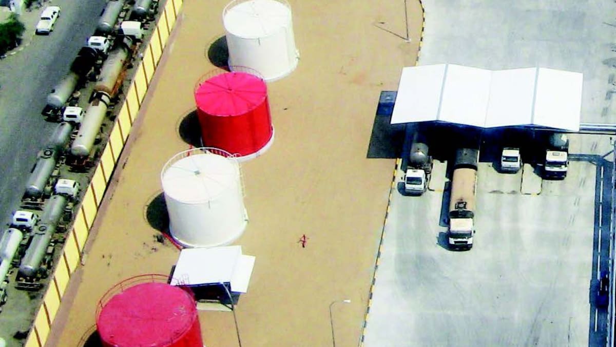 Mass flow measurement at a bitumen loading station in Angola | KROHNE Group