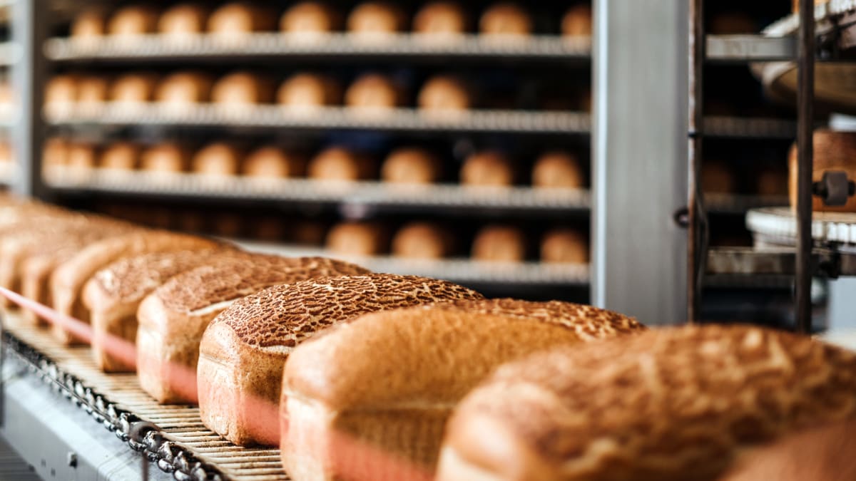 Bread, fresh pastry goods & cake production in the food & beverage ...
