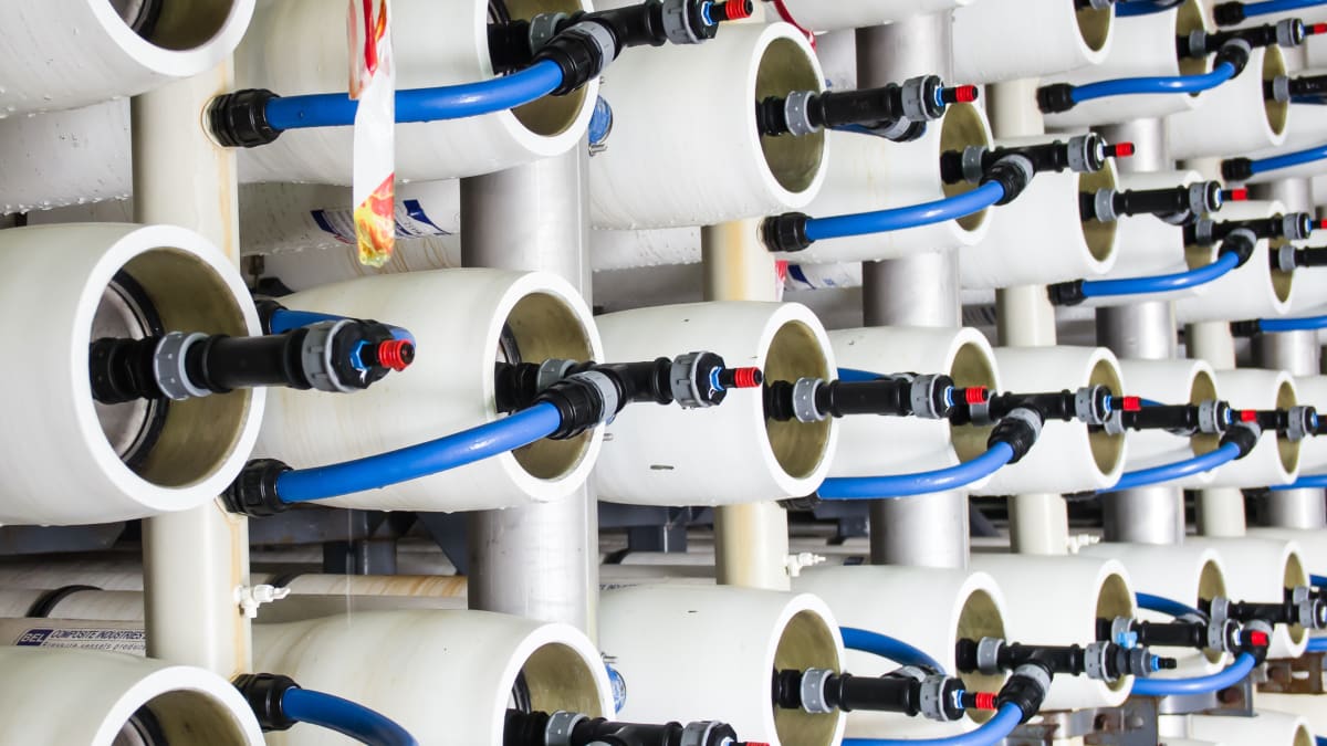 Modern desalination processes for integrated water and power plants ...